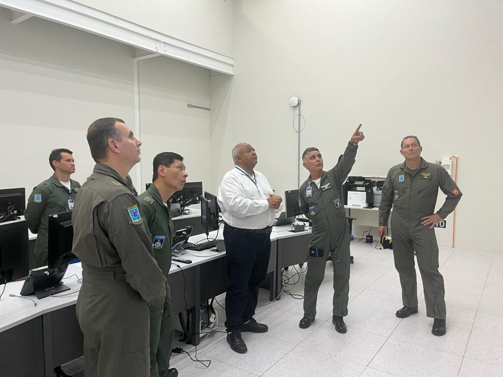 Centro de Operações Espaciais Secundário opera satélite SGDC - DefesaNet